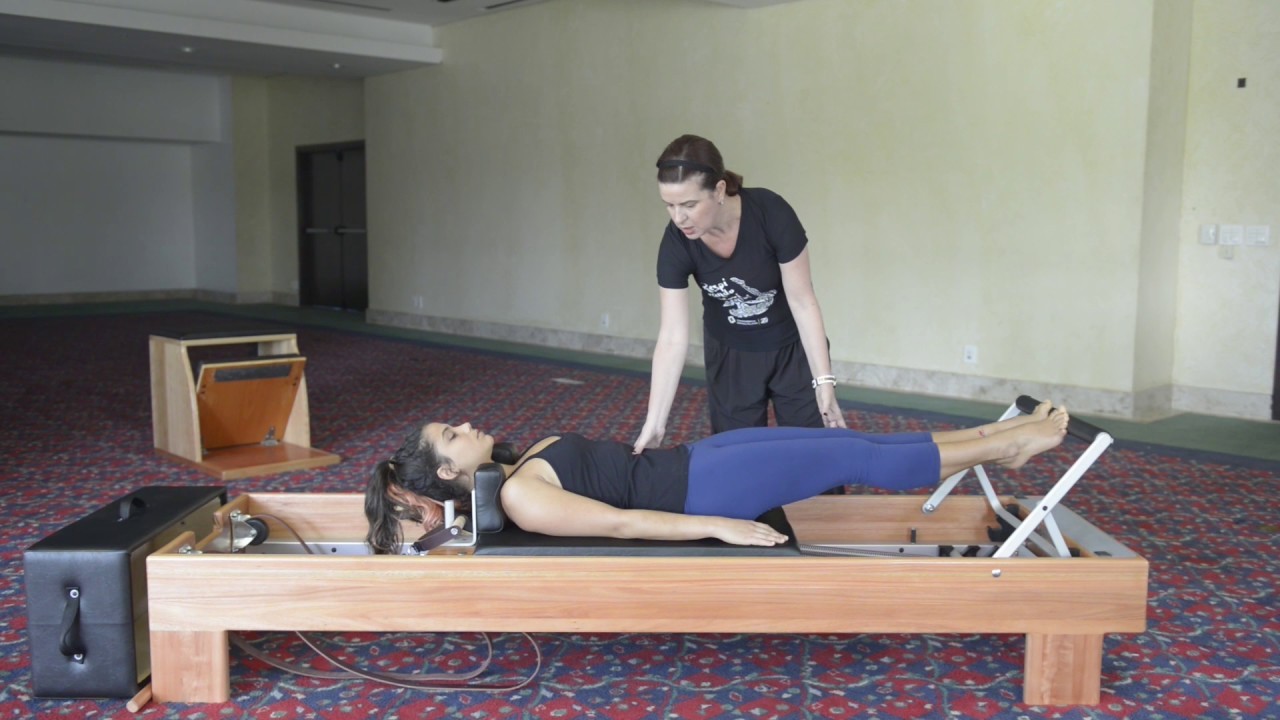 Aline Haas dá dicas de exercícios Footwork utilizando o Reformer » +Q ...