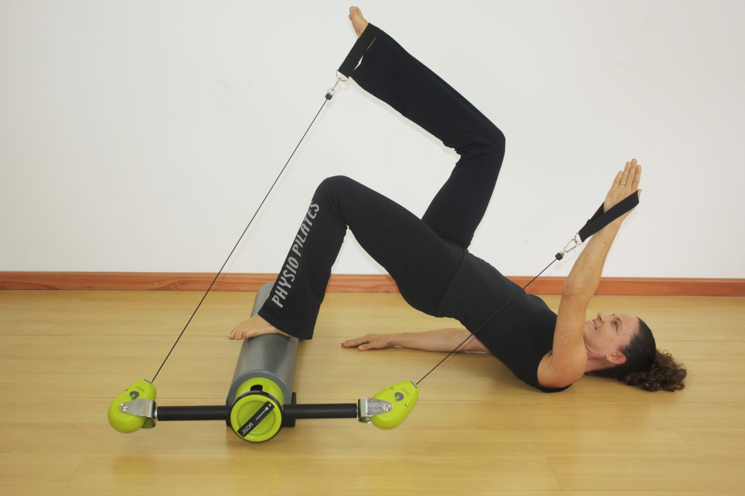 Conheça o MOTR: Pequeno aparelho para um treino completo » +Q Pilates